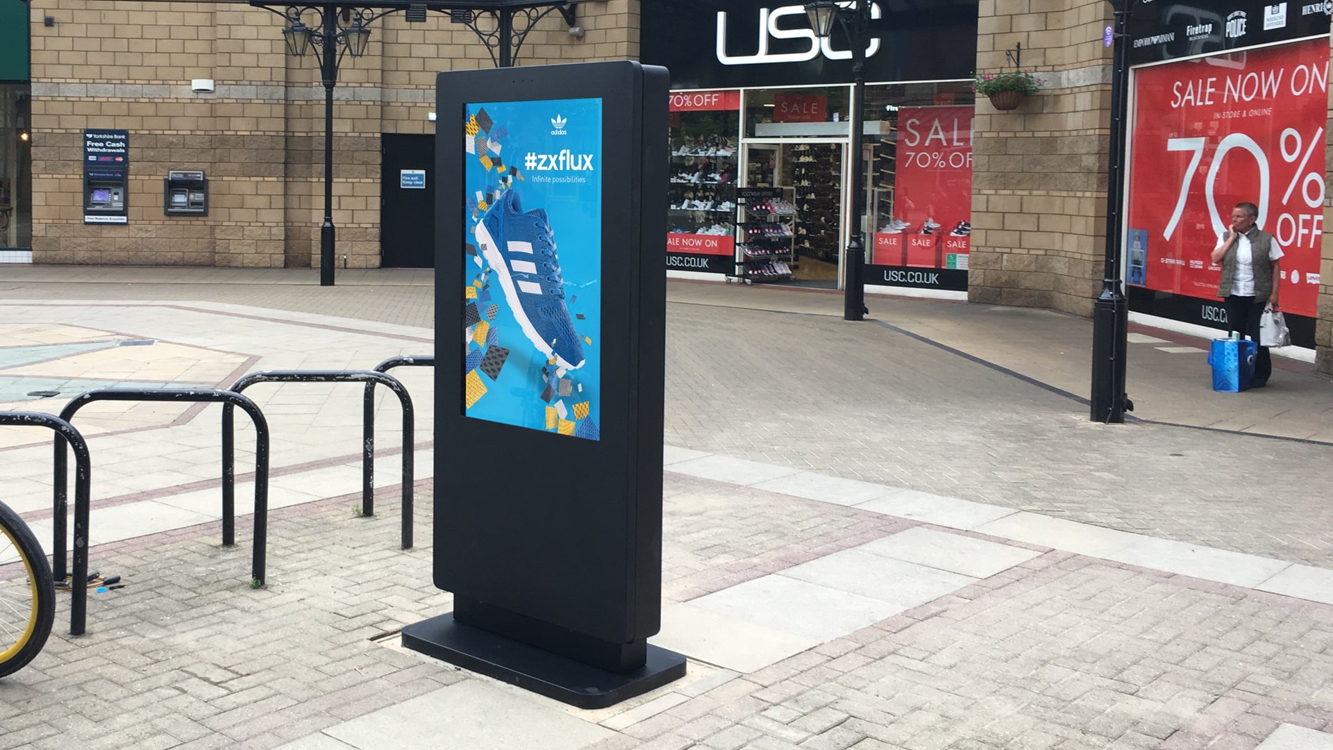Top 4 Reasons Why a Smart City Needs Outdoor LCD Displays